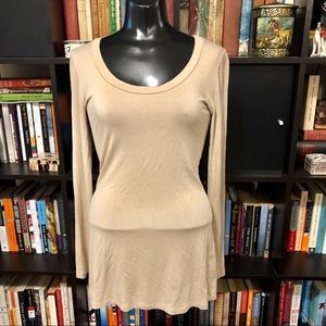 Dry Goods | Tops | Dry Goods Tan Long Sleeve Scoop Neck Tee | Poshmark